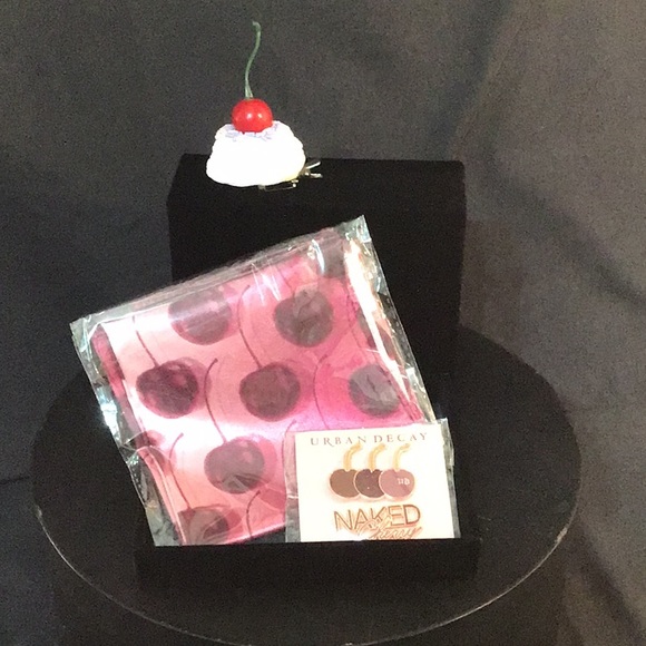 Urban Decay | Accessories | Rare 4pc Urban Decay Swag Set | Poshmark